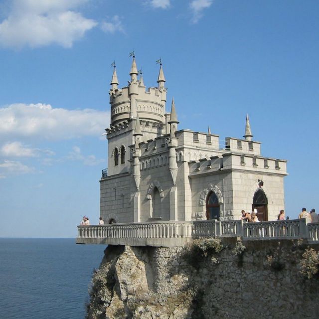 Yalta, Russia Self-Guided Walking Tour + Map