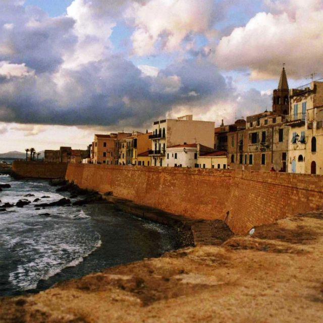 3 Self-Guided Walking Tours in Alghero, Italy + Maps