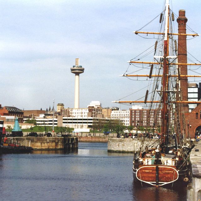 6 Self-Guided Walking Tours in Liverpool, England + Maps