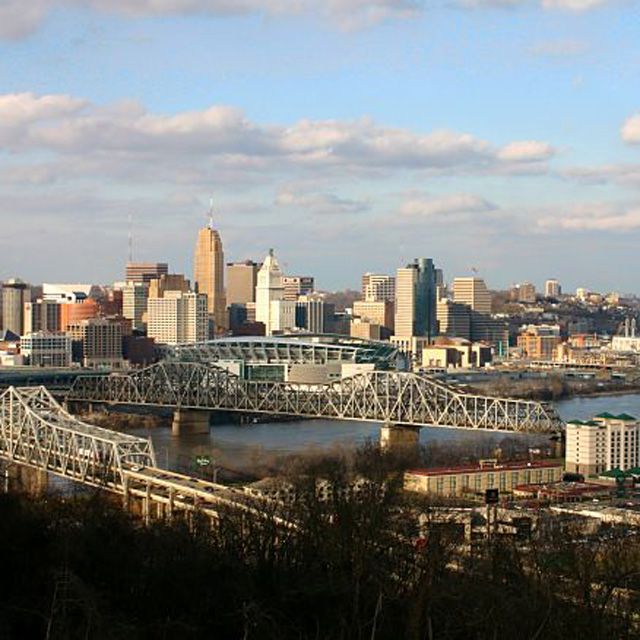4 Self-Guided Walking Tours in Cincinnati, Ohio + Maps