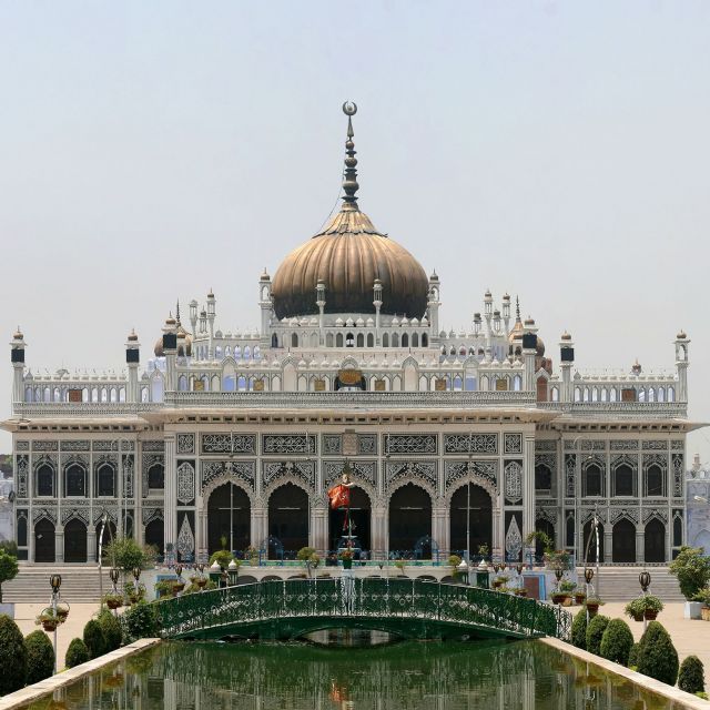 2 Self-Guided Walking Tours in Lucknow, India + Maps