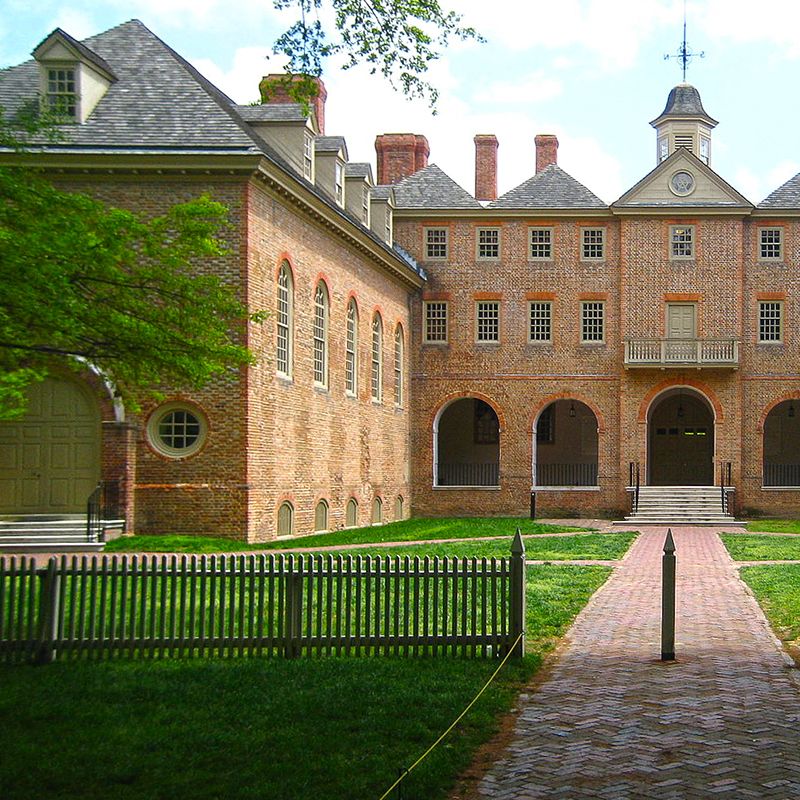 Williamsburg, Virginia Self-Guided Walking Tour + Map