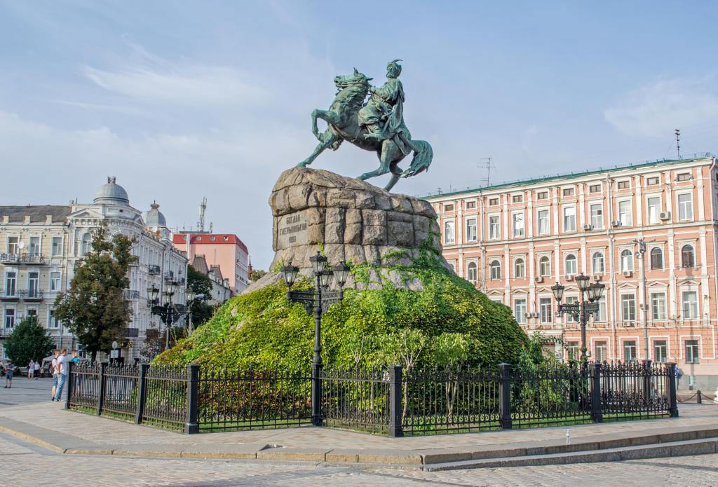 Bohdan Khmelnytsky Monument, Kiev