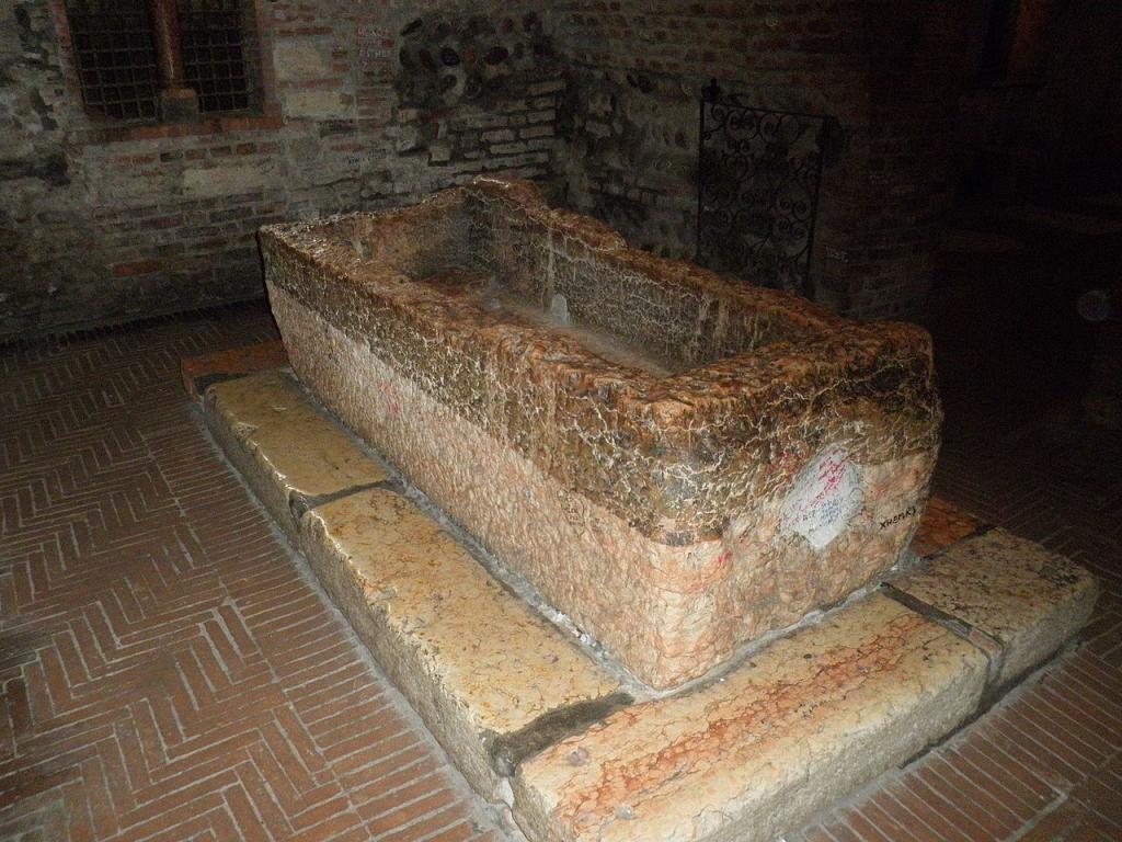 Juliet's Tomb, Verona