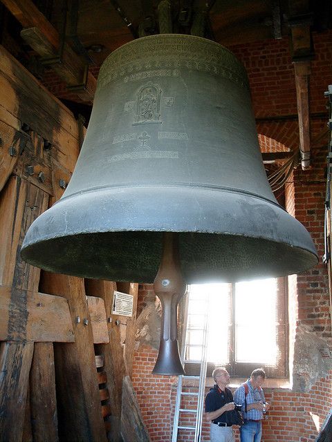 Giant Bell, Krakow