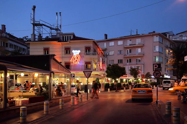 Tunalı Hilmi Avenue, Ankara