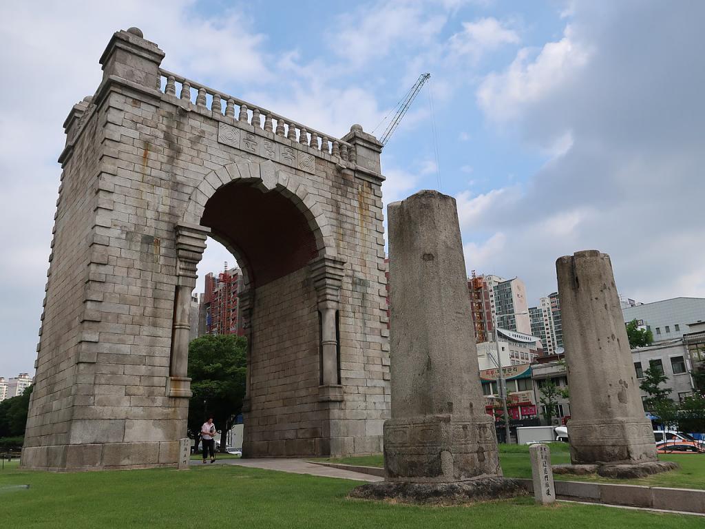 Independence Gate, Seoul