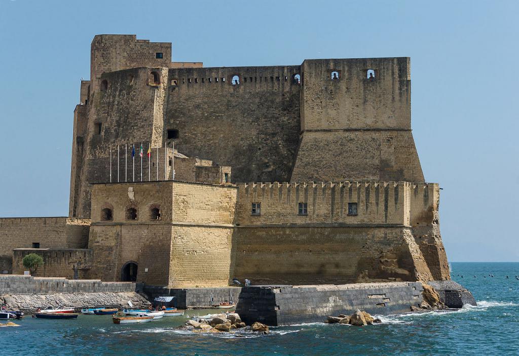 Castel dell'Ovo ( Egg Castle), Naples