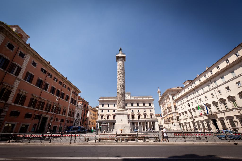 Piazza Colonna & Colonna di Marco Aurelio (Column Square & Column of ...
