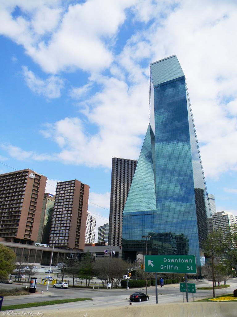 Fountain Place, Dallas