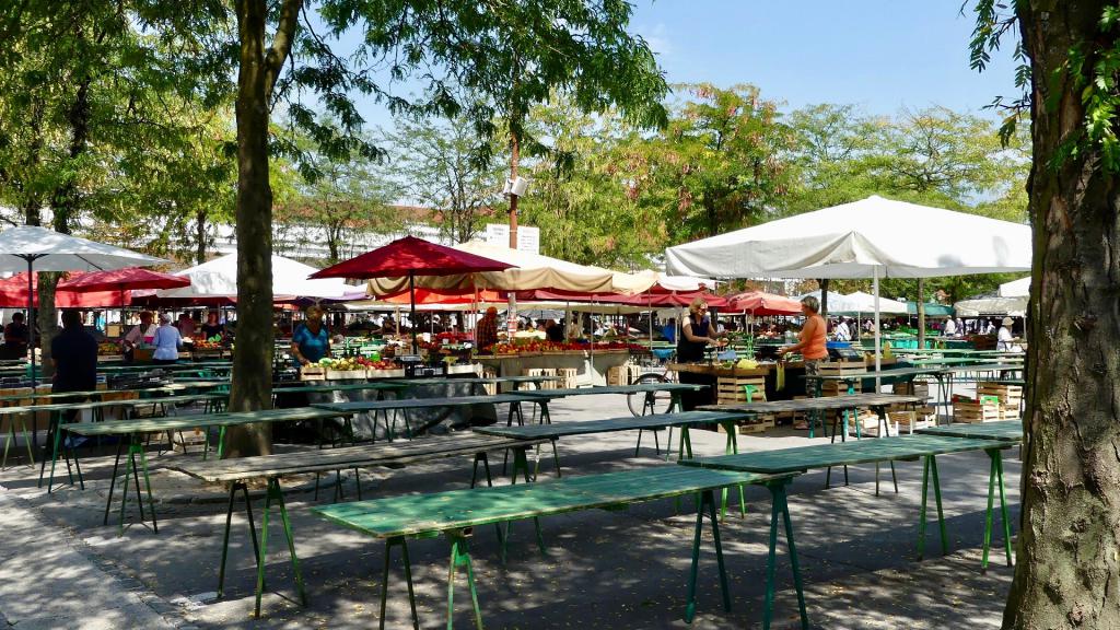 Vodnikov trg (Vodnik Square), Ljubljana