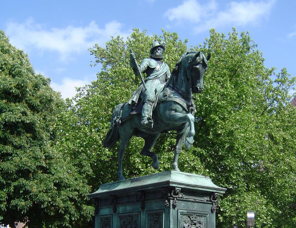 Ruiterstandbeeld Willem I (Equestrian statue of William I), Hague