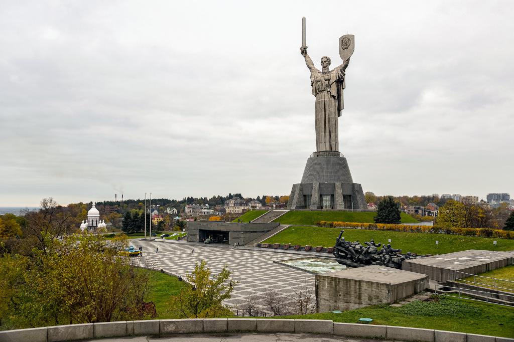 Mother Homeland Monument, Kiev