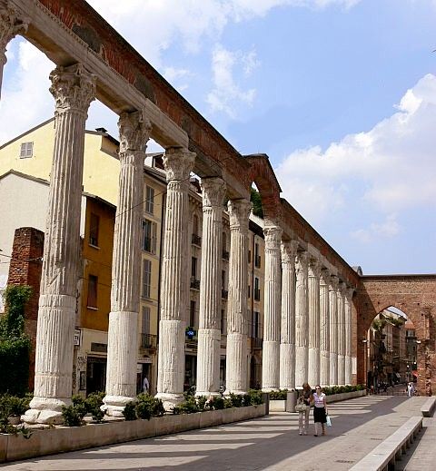 Colonne di San Lorenzo (Columns of San Lorenzo), Milan
