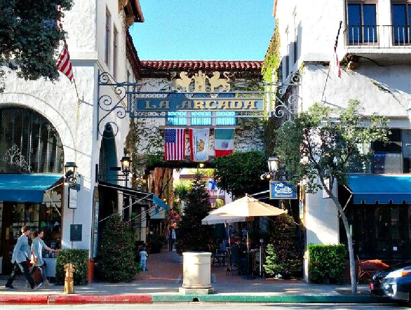 The Historic La Arcada Courtyard California Dreamin' – Marc's