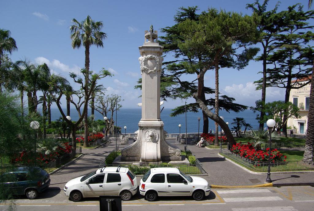 Piazza della Vittoria (Victory Square), Sorrento