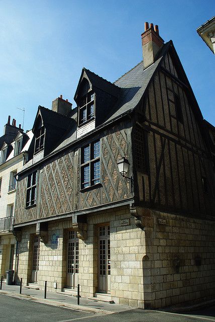 Maison du Croissant (House of the Crescent), Tours