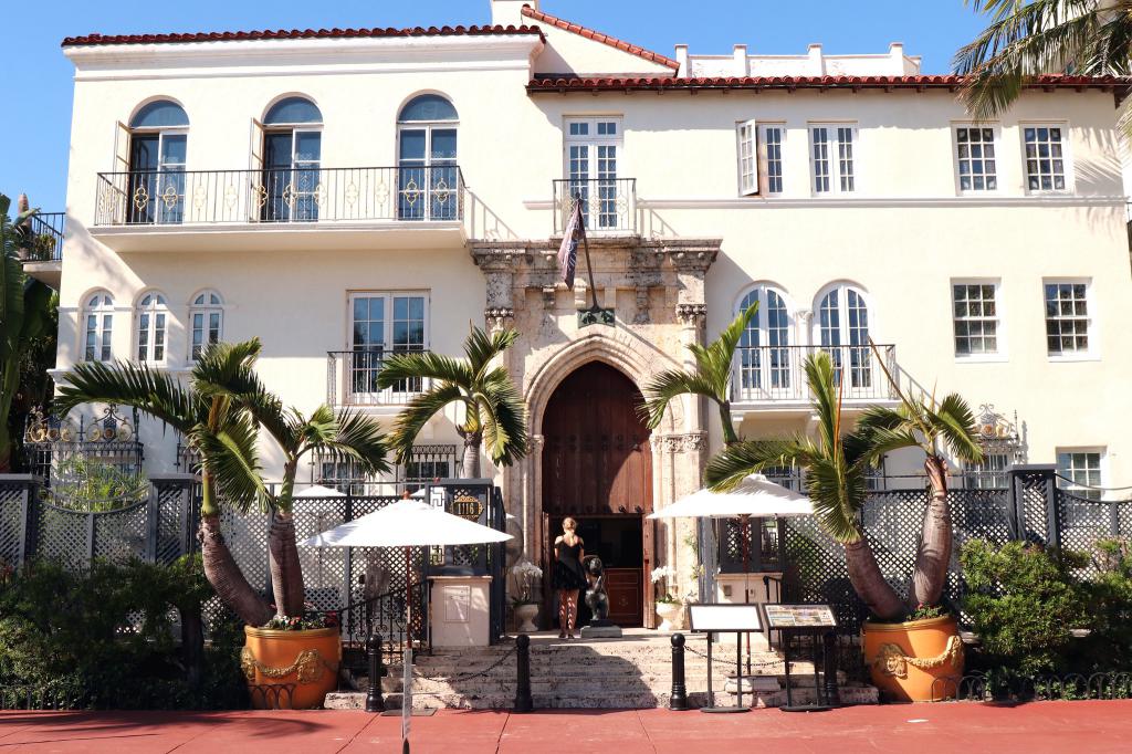 Versace Mansion - The Villa Casa Casuarina, Miami