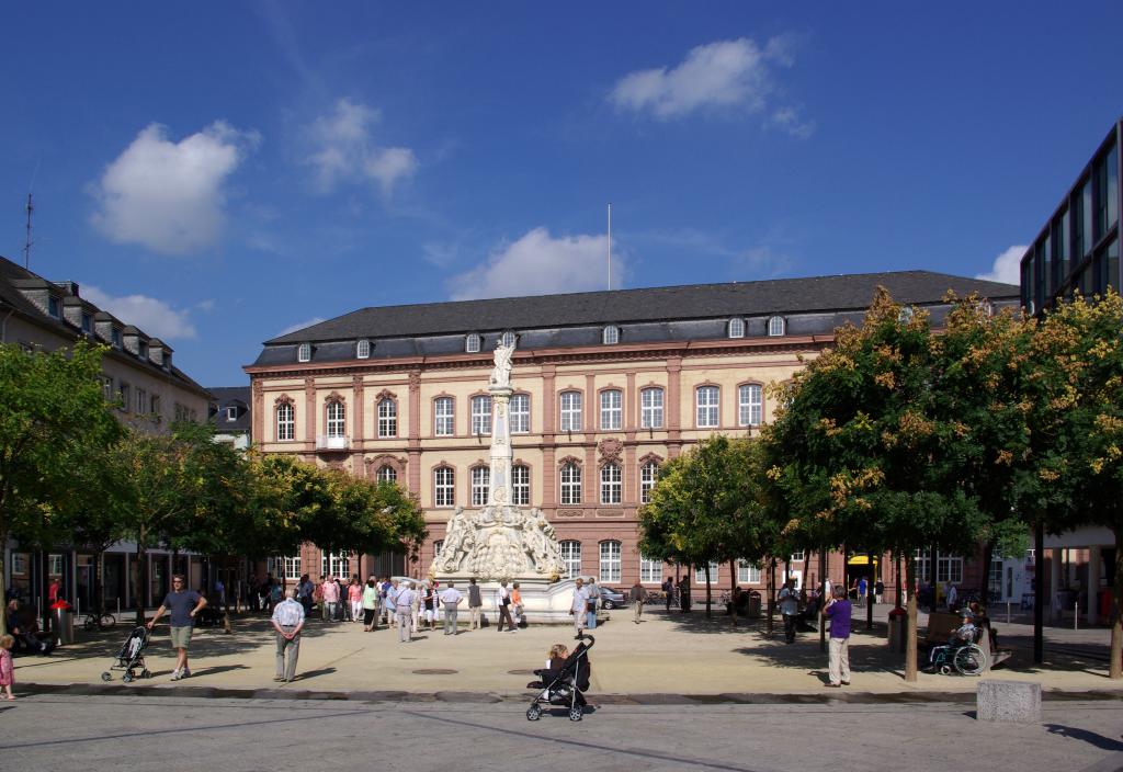 Kornmarkt (Grain Market) and St. George's Fountain, Trier