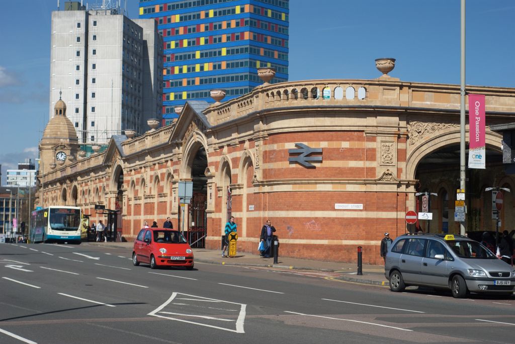 Leicester Railway Station and Thomas Cook Statue, Leicester