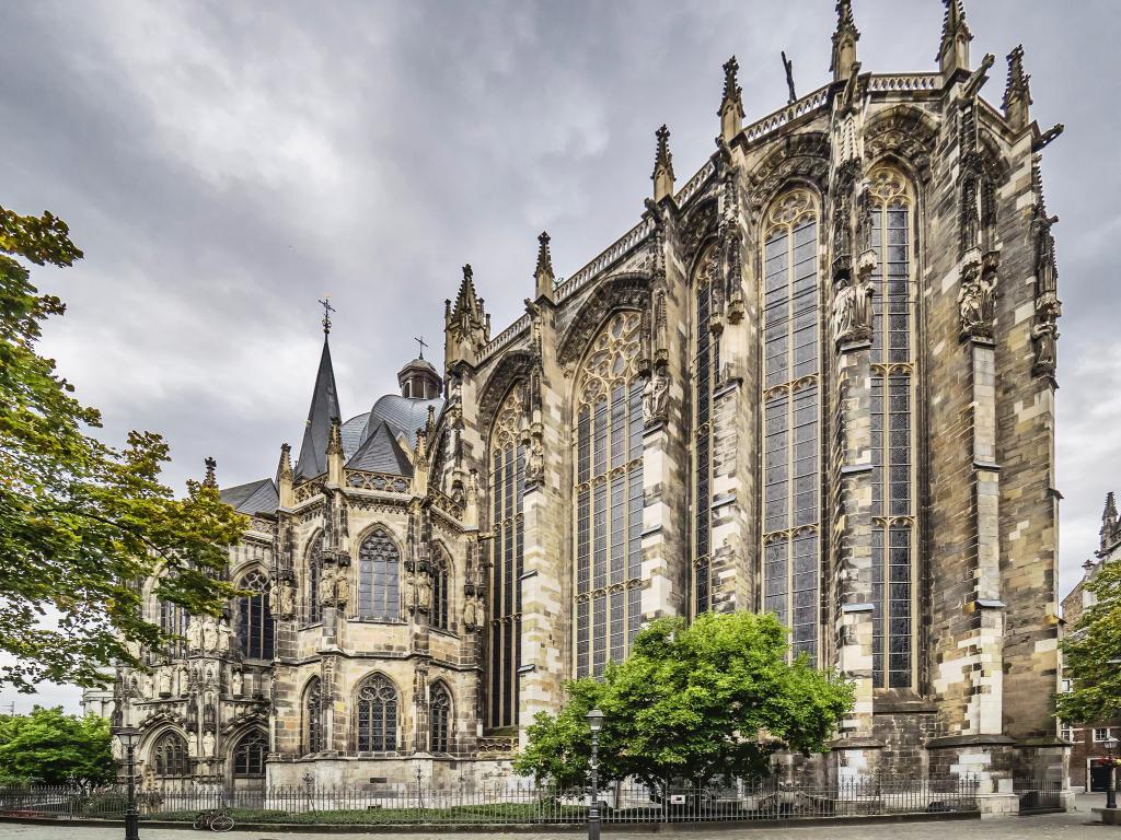 Herencia Latina Aachen Cathedral
