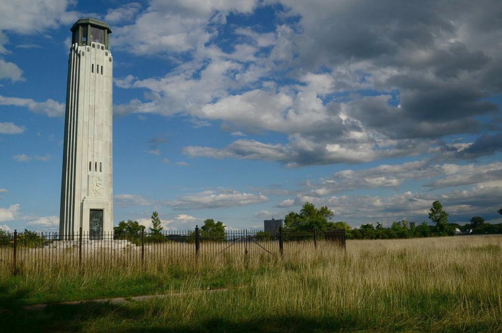 Livingstone Memorial Lighthouse, Detroit