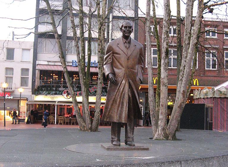 Frits Philips Statue, Eindhoven