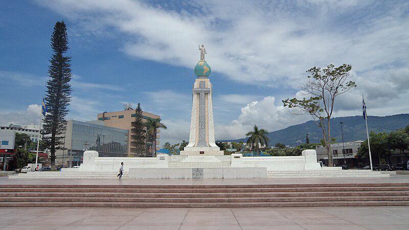 El Salvador Del Mundo Monument