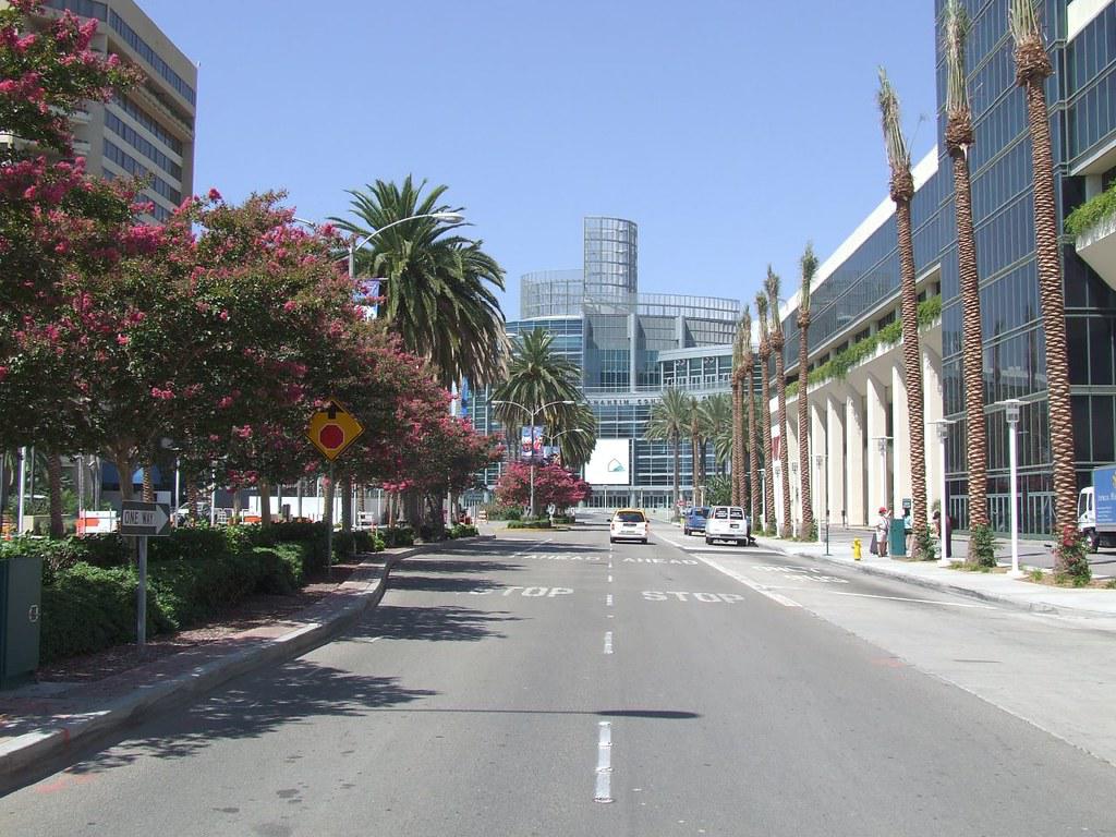 Center Street Promenade, Anaheim