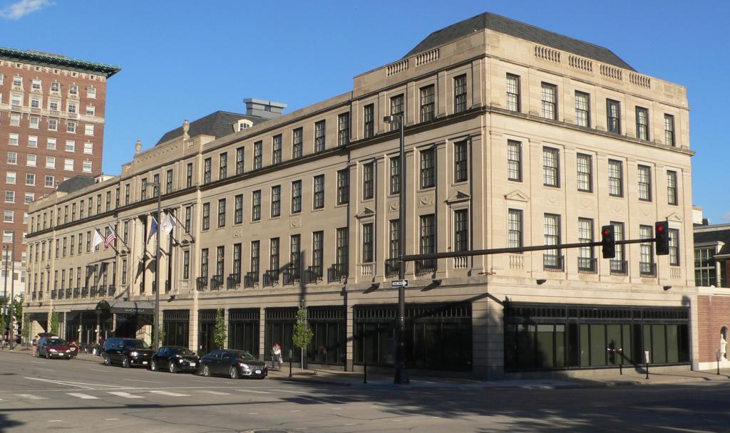 Aquila Court Building, Omaha