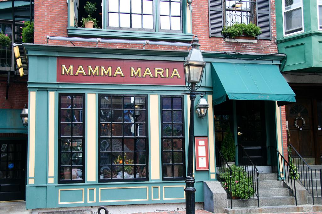 Mamma Maria, Boston