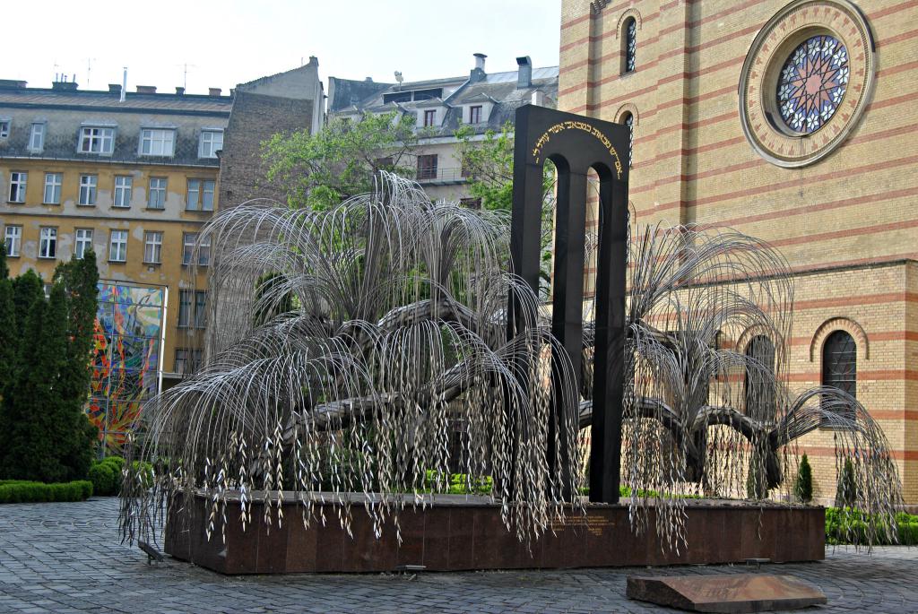 Tree of Life / Holocaust Memorial Park, Budapest
