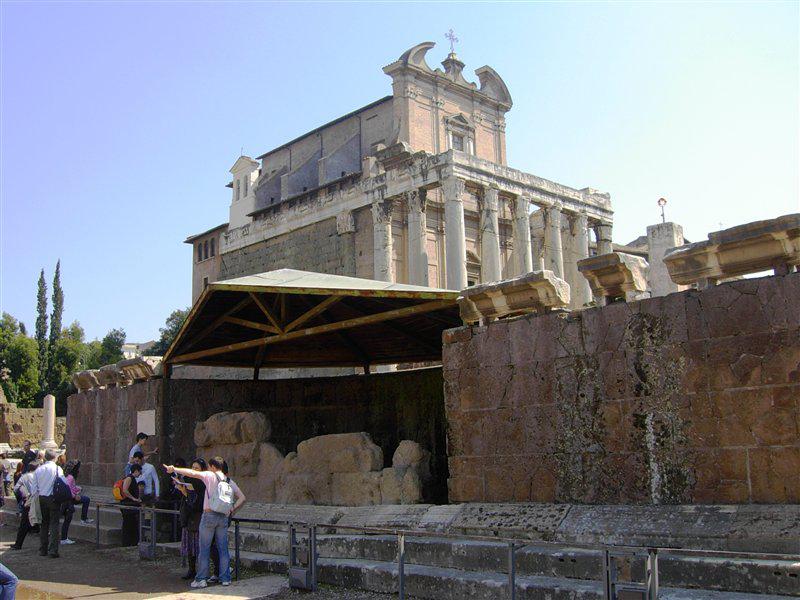 Tempio del Divo Giulio (Temple of Divus Julius), Rome