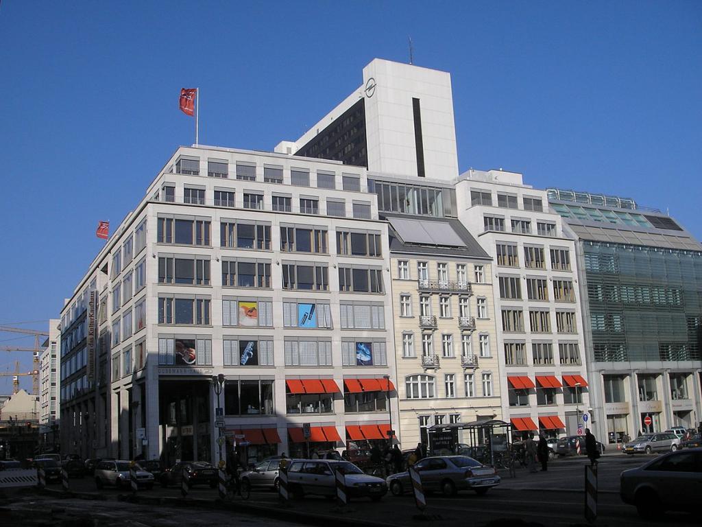 Dussmann das KulturKaufhaus (bookshop), Berlin