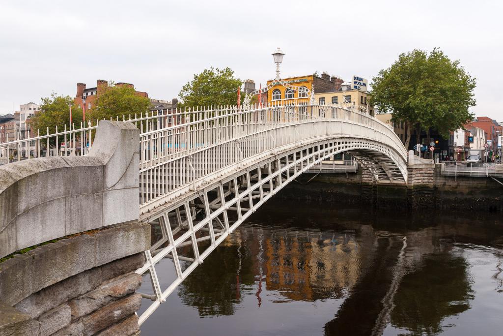 Ha'penny Bridge, Dublin