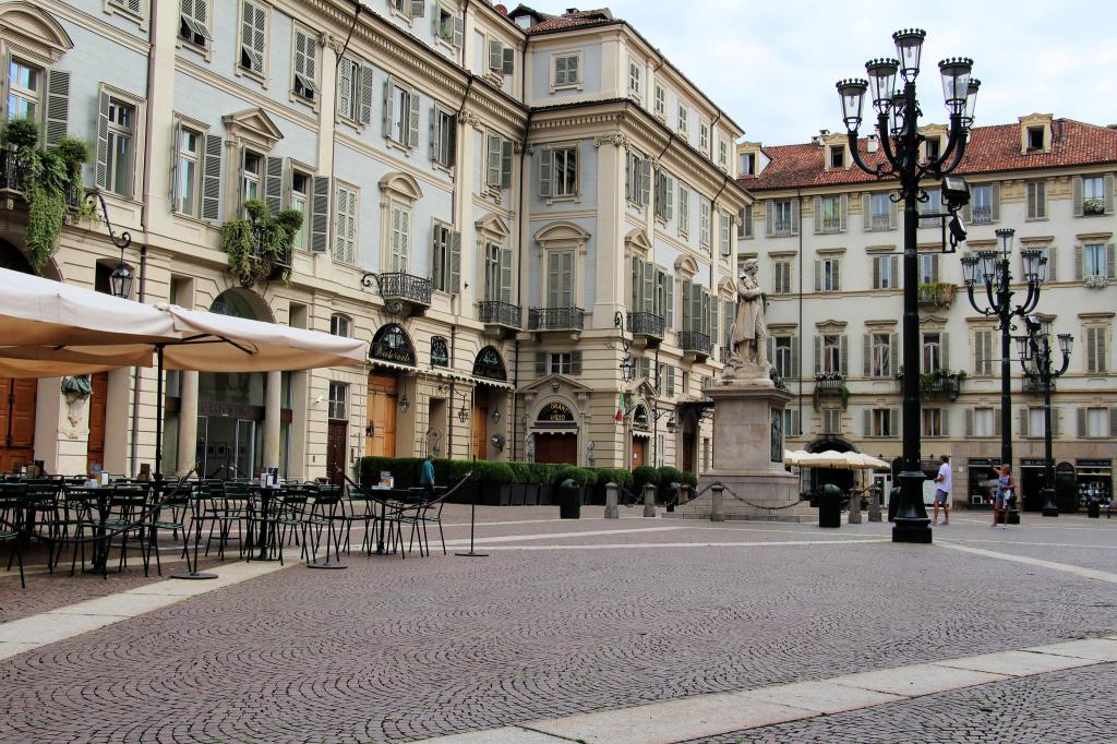 Piazza Carignano (Carignano Square), Turin