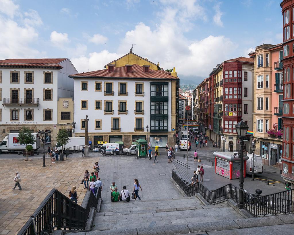 Plaza Miguel Unamuno (Miguel Unamuno Square), Bilbao