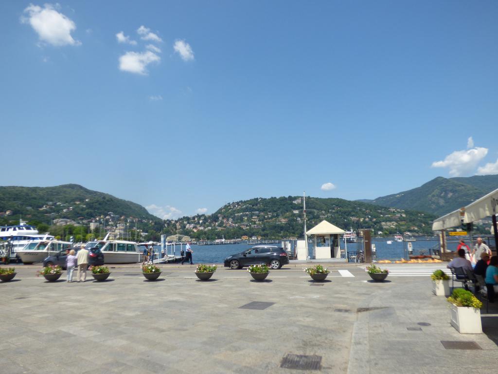 Piazza Cavour (Cavour Square), Como