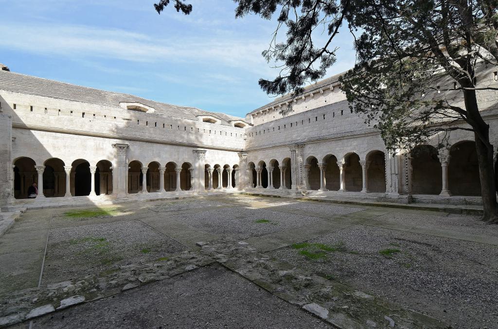Cloitre Saint-Trophime (St. Trophime Cloister), Arles