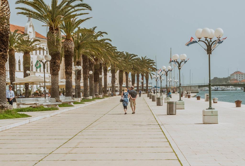 Trogirska Riva (Waterfront Promenade), Trogir