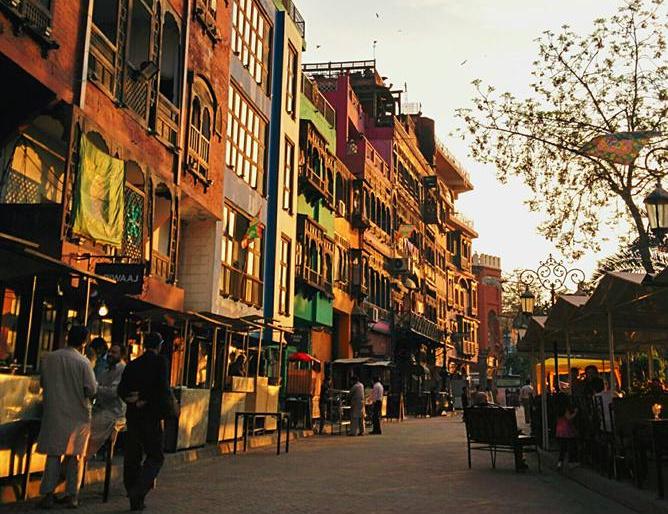 Fort Road Food Street, Lahore