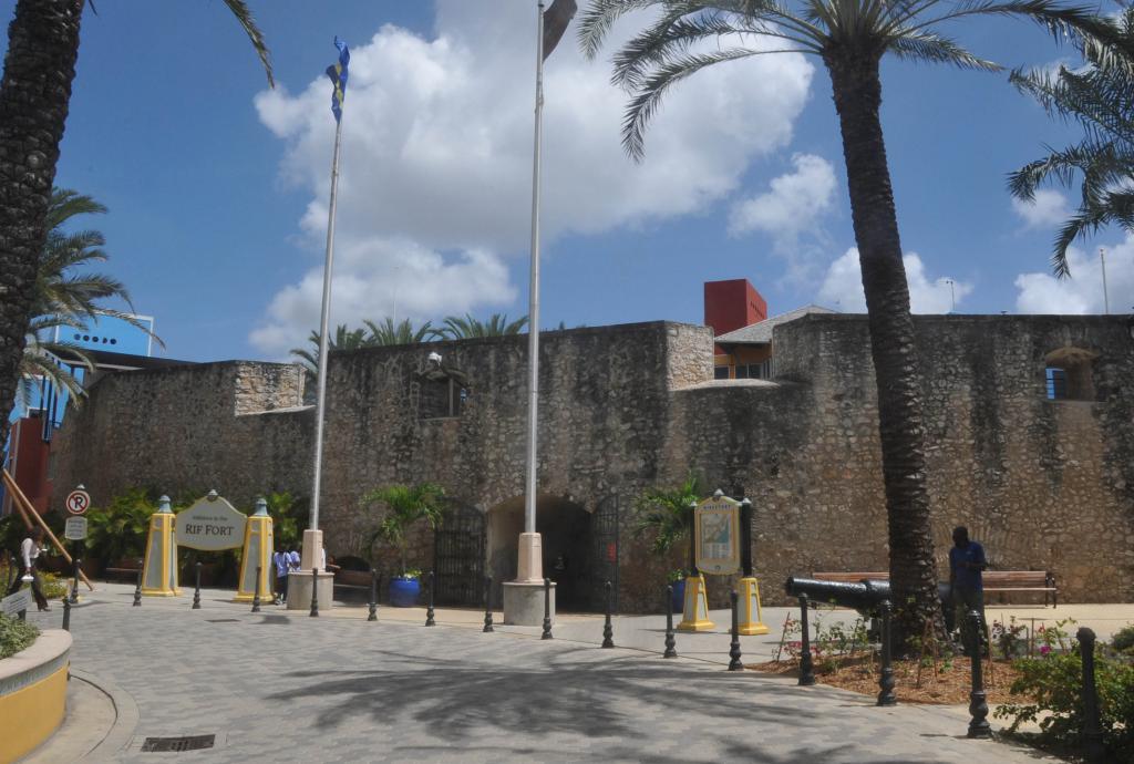Renaissance Mall and Rif Fort, Willemstad