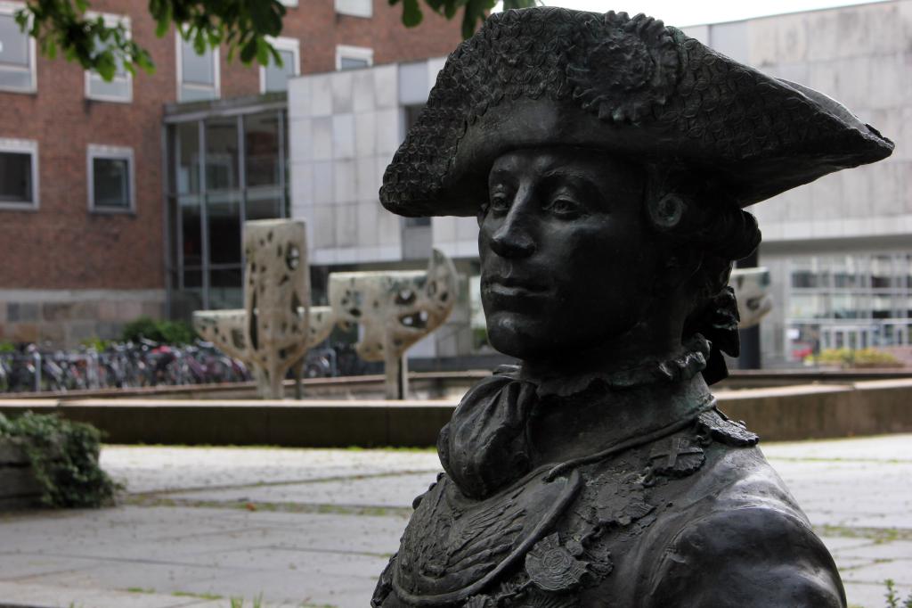 Skulptur "Zar Peter III" (Sculpture "Tsar Peter III"), Kiel