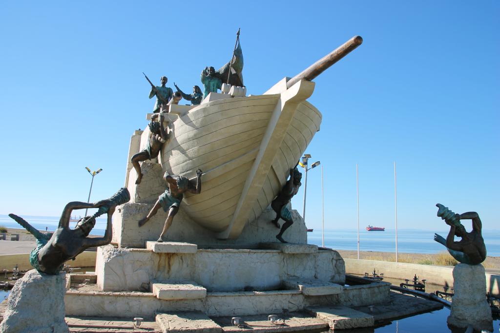Monumento a Tripulantes Goleta Ancud (Monument to the Crew of the ...