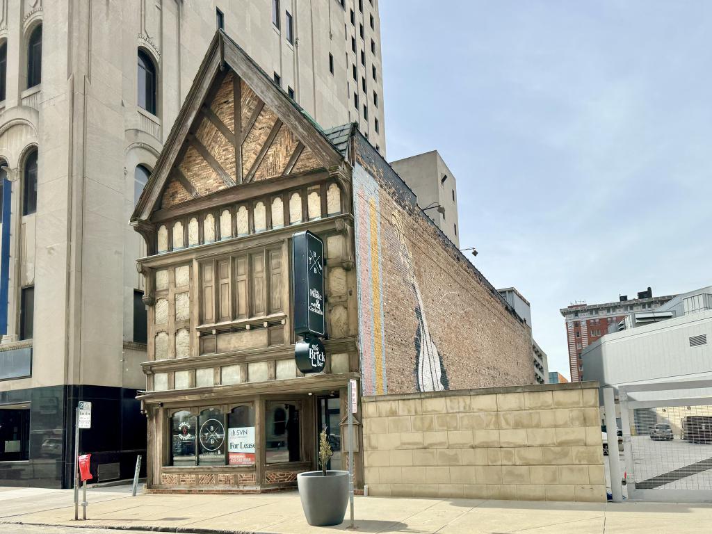 Brick Bar Building, Toledo