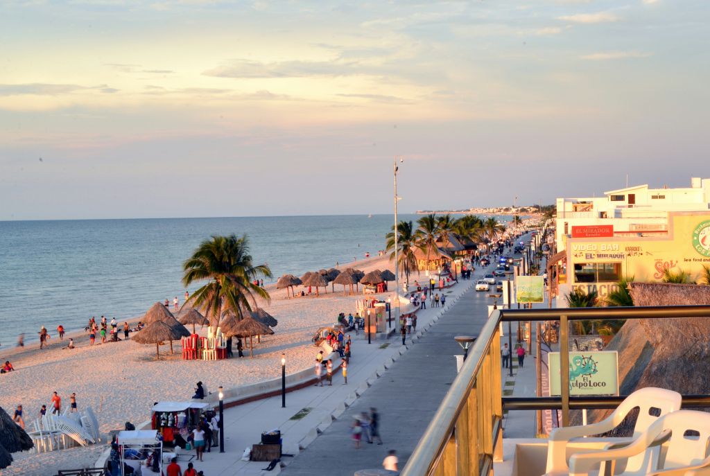 Malecon Internacional (International Boardwalk), Progreso