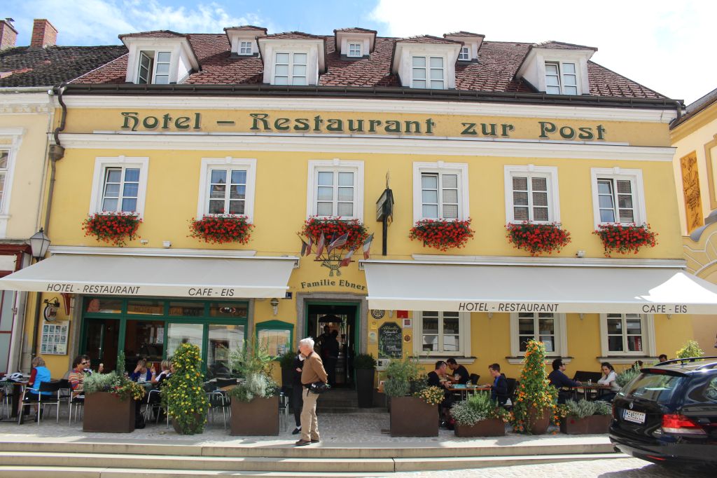 Restaurant and Hotel Zur Post, Melk